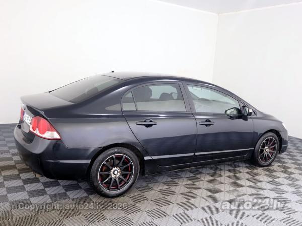 Melns Honda Civic 2008 Tallina, ar dzinēja tilpumu 1.80 L un nobraukumu 308 tūkst. km par 1099 €, foto 3 vietnē AUTOMOTO.COM.LV