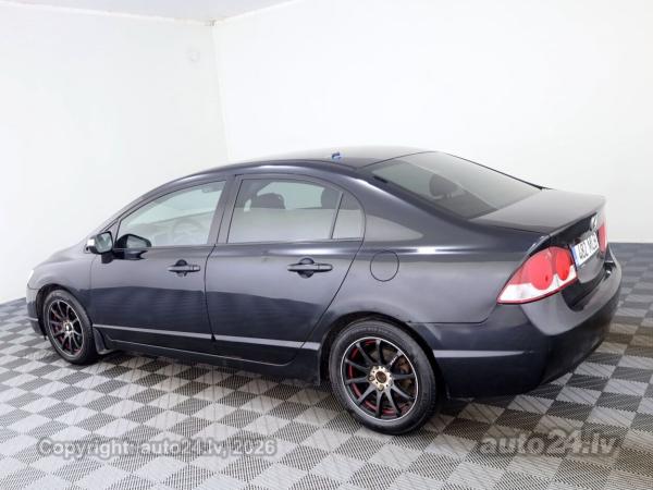 Melns Honda Civic 2008 Tallina, ar dzinēja tilpumu 1.80 L un nobraukumu 308 tūkst. km par 1099 €, foto 4 vietnē AUTOMOTO.COM.LV