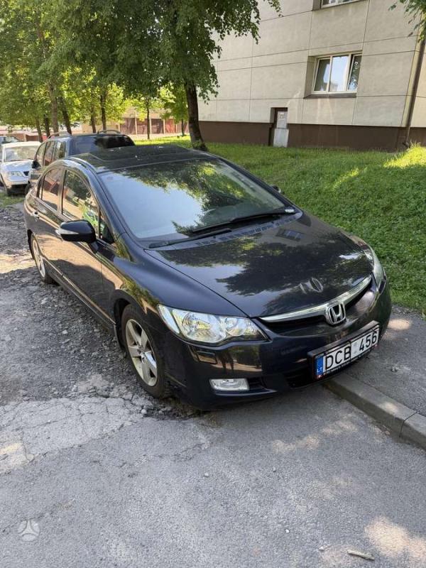 Черный Хонда Цивик 2008 в Каунас, объемом двигателя 1.80 л и пробегом 245 тыс. км за 999 €, фото 1 на AUTOMOTO.COM.LV
