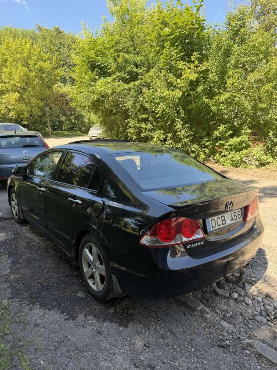Melns Honda Civic 2008 Kauņa, ar dzinēja tilpumu 1.80 L un nobraukumu 245 tūkst. km par 999 €, foto 5 vietnē AUTOMOTO.COM.LV
