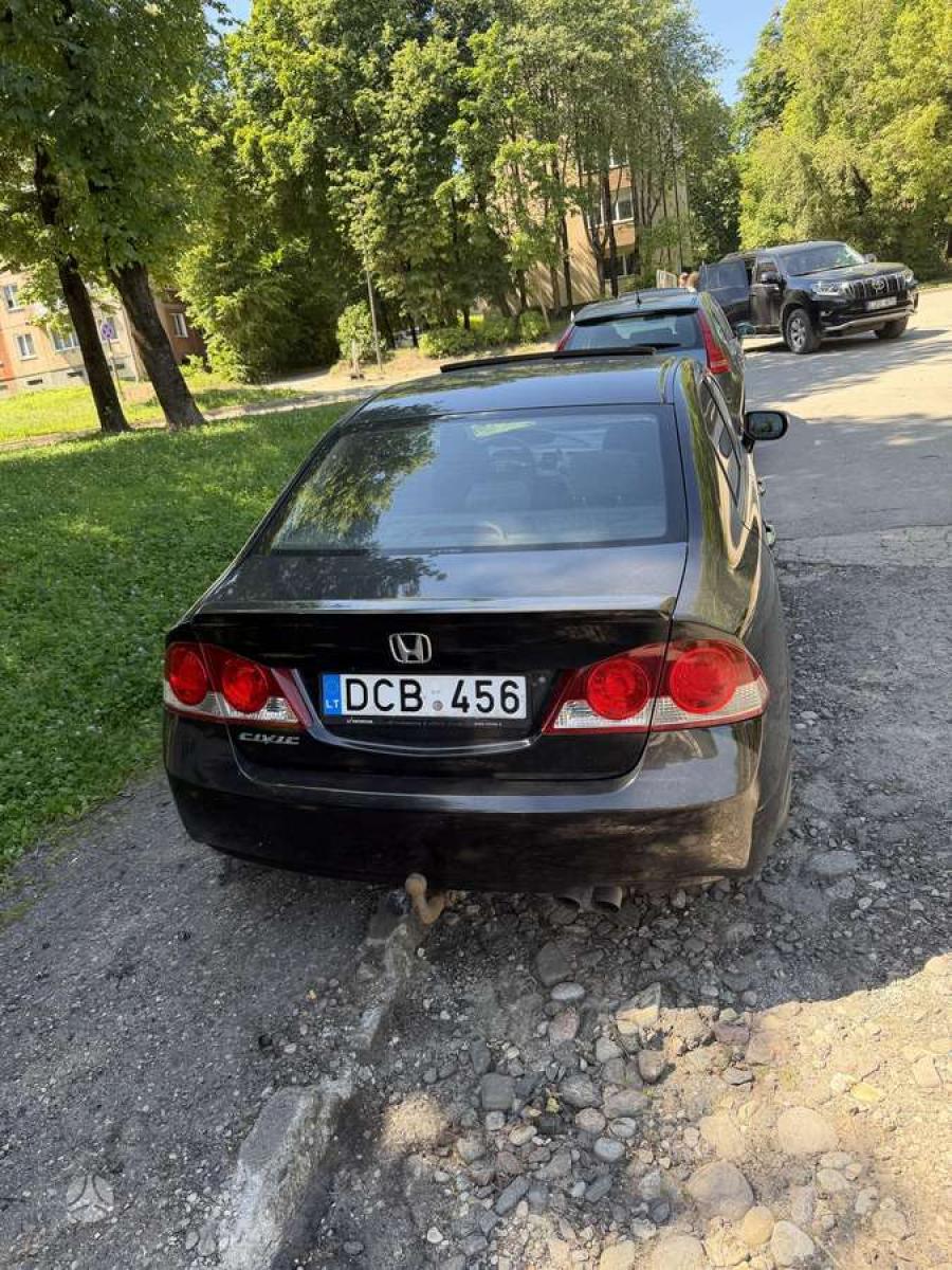 Melns Honda Civic 2008 Kauņa, ar dzinēja tilpumu 1.80 L un nobraukumu 245 tūkst. km par 999 €, foto 6 vietnē AUTOMOTO.COM.LV