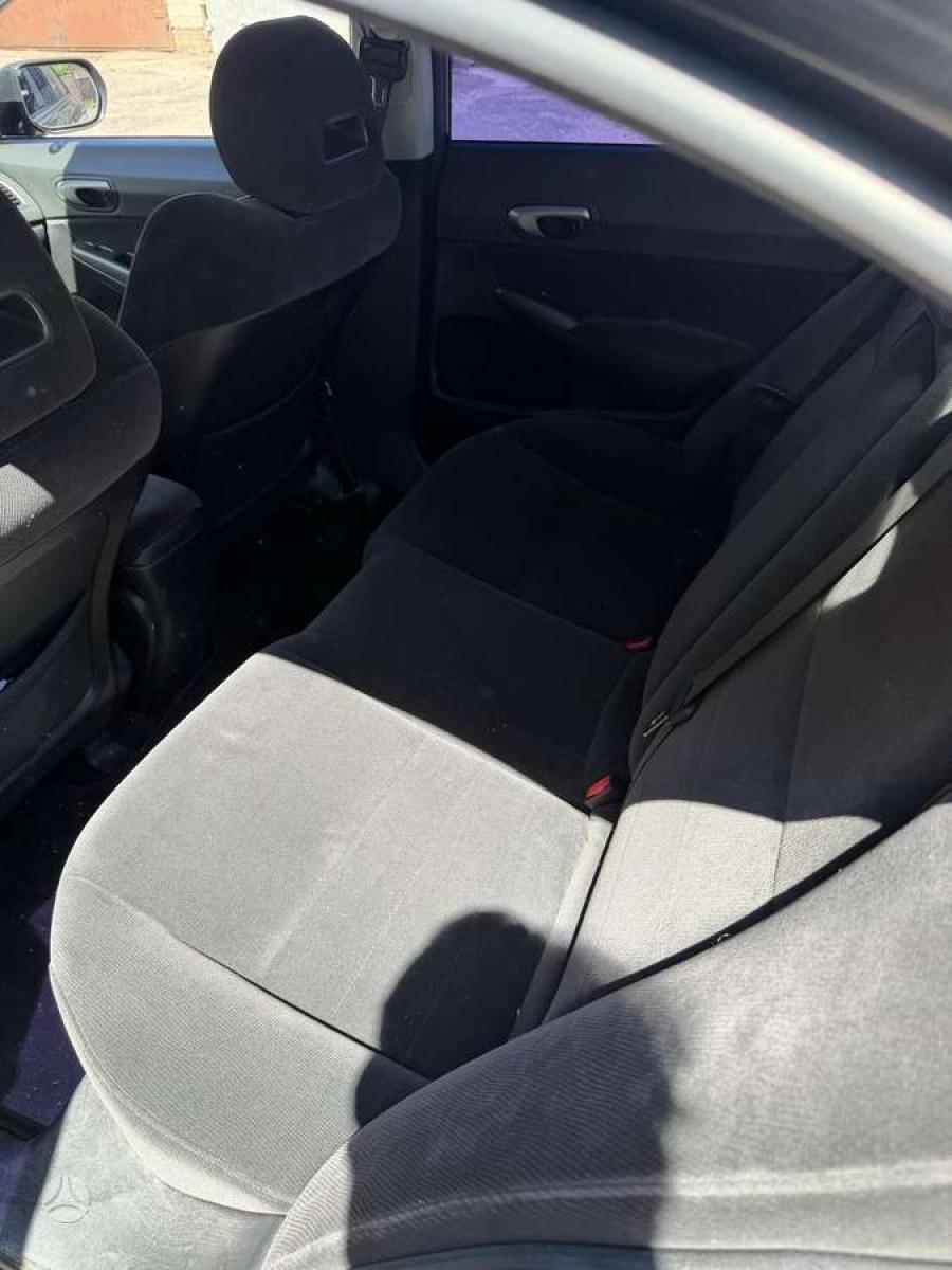 Melns Honda Civic 2008 Kauņa, ar dzinēja tilpumu 1.80 L un nobraukumu 245 tūkst. km par 799 €, foto 13 vietnē AUTOMOTO.COM.LV