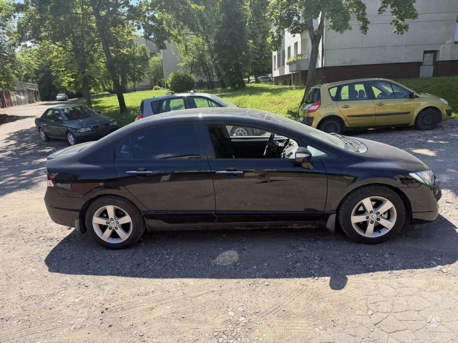 Melns Honda Civic 2008 Kauņa, ar dzinēja tilpumu 1.80 L un nobraukumu 245 tūkst. km par 799 €, foto 16 vietnē AUTOMOTO.COM.LV