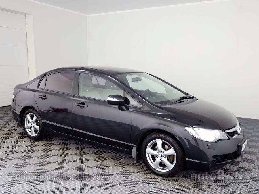 Melns Honda Civic 2008 Tallina, ar dzinēja tilpumu 1.80 L un nobraukumu 212 tūkst. km par 2499 €, foto 1 vietnē AUTOMOTO.COM.LV