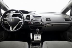 Black Honda Civic 2008 in Tallinn, with an engine capacity of 1.80 L and mileage of 212 thousand km for 2499 €, photo 6 on AUTOMOTO.COM.LV