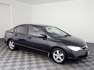 Black Honda Civic 2008 in Tallinn, with an engine capacity of 1.80 L and mileage of 212 thousand km for 2499 €, photo 9 on AUTOMOTO.COM.LV