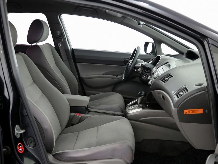 Black Honda Civic 2008 in Tallinn, with an engine capacity of 1.80 L and mileage of 212 thousand km for 2499 €, photo 14 on AUTOMOTO.COM.LV