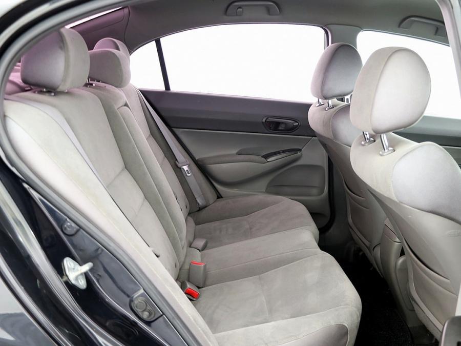 Black Honda Civic 2008 in Tallinn, with an engine capacity of 1.80 L and mileage of 212 thousand km for 2499 €, photo 15 on AUTOMOTO.COM.LV