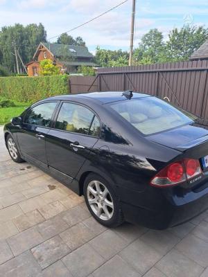 Melns Honda Civic 2008 Panevēža, ar dzinēja tilpumu 1.34 L un nobraukumu 261 tūkst. km par 2200 €, foto 3 vietnē AUTOMOTO.COM.LV