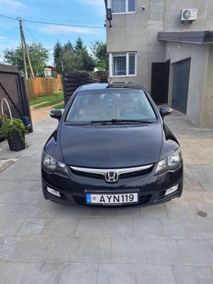 Melns Honda Civic 2008 Panevēža, ar dzinēja tilpumu 1.34 L un nobraukumu 261 tūkst. km par 2200 €, foto 4 vietnē AUTOMOTO.COM.LV