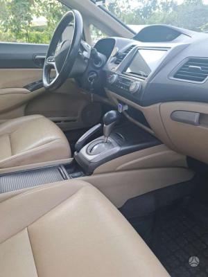 Melns Honda Civic 2008 Panevēža, ar dzinēja tilpumu 1.34 L un nobraukumu 261 tūkst. km par 2200 €, foto 8 vietnē AUTOMOTO.COM.LV