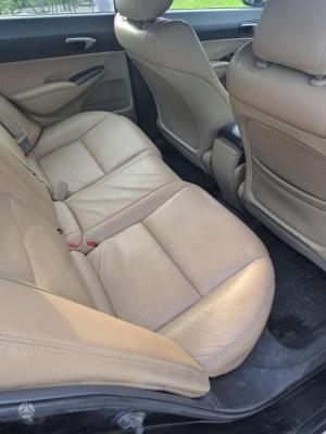 Melns Honda Civic 2008 Panevēža, ar dzinēja tilpumu 1.34 L un nobraukumu 261 tūkst. km par 2200 €, foto 11 vietnē AUTOMOTO.COM.LV