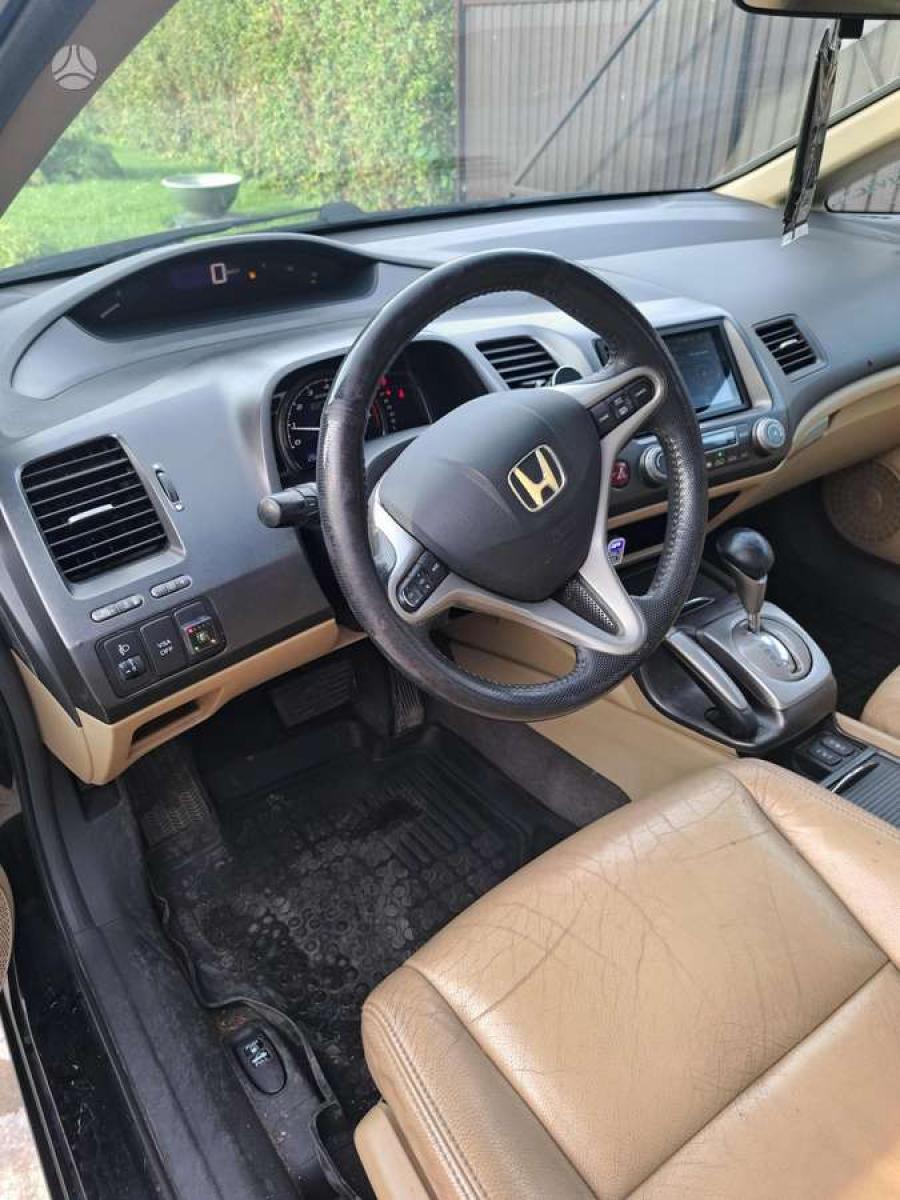 Melns Honda Civic 2008 Panevēža, ar dzinēja tilpumu 1.34 L un nobraukumu 261 tūkst. km par 2200 €, foto 14 vietnē AUTOMOTO.COM.LV
