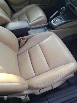 Melns Honda Civic 2008 Panevēža, ar dzinēja tilpumu 1.34 L un nobraukumu 261 tūkst. km par 2200 €, foto 18 vietnē AUTOMOTO.COM.LV