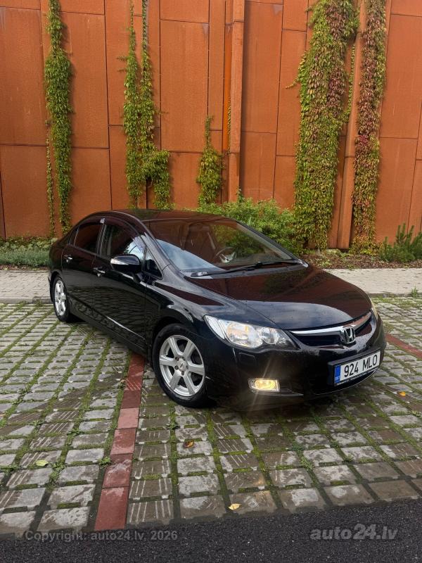 Melns Honda Civic 2008 Tallina, ar dzinēja tilpumu 1.80 L un nobraukumu 274 tūkst. km par 1998 €, foto 1 vietnē AUTOMOTO.COM.LV
