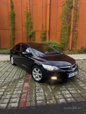Melns Honda Civic 2008 Tallina, ar dzinēja tilpumu 1.80 L un nobraukumu 274 tūkst. km par 1998 €, foto  vietnē AUTOMOTO.COM.LV