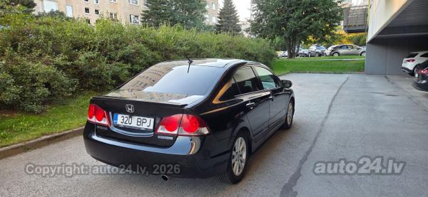 Honda Civic 2008 Tallina vietnÄ Melns Honda Civic 2008 Tallina, ar dzinÄja tilpumu 1.30 L un nobraukumu 215 tÅ«kst. km par 2389 ā¬, foto 7 vietnÄ AUTOMOTO.COM.LV
