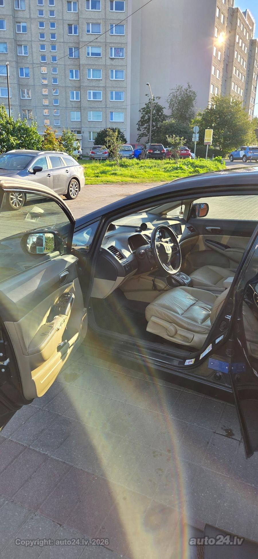 Melns Honda Civic 2008 Tallina, ar dzinēja tilpumu 1.30 L un nobraukumu 215 tūkst. km par 2389 €, foto 21 vietnē AUTOMOTO.COM.LV