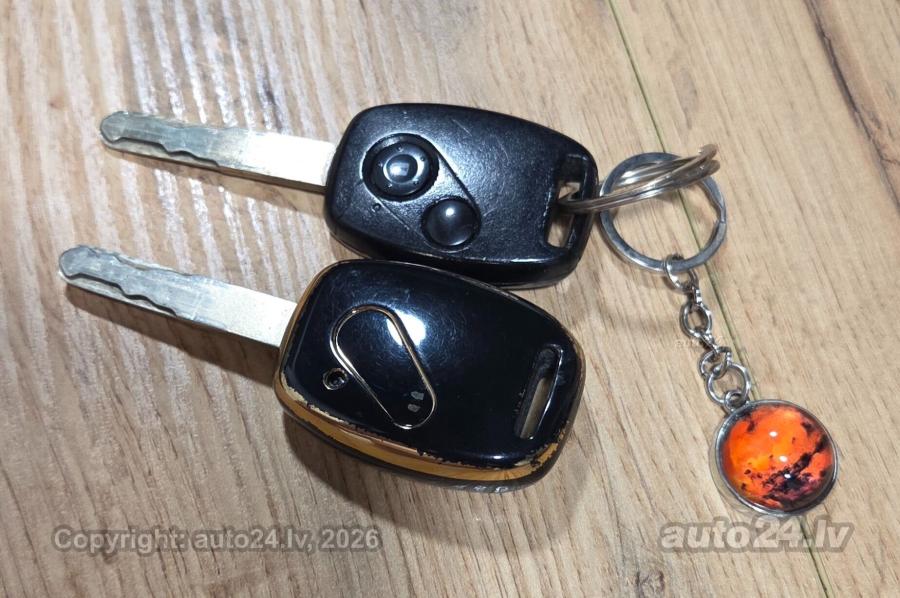 Melns Honda Civic 2008 Tallina, ar dzinēja tilpumu 1.30 L un nobraukumu 215 tūkst. km par 2389 €, foto 29 vietnē AUTOMOTO.COM.LV