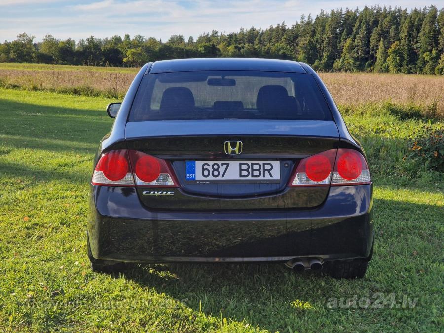 Melns Honda Civic 2008 Tallina, ar dzinēja tilpumu 1.80 L un nobraukumu 224 tūkst. km par 2350 €, foto 5 vietnē AUTOMOTO.COM.LV