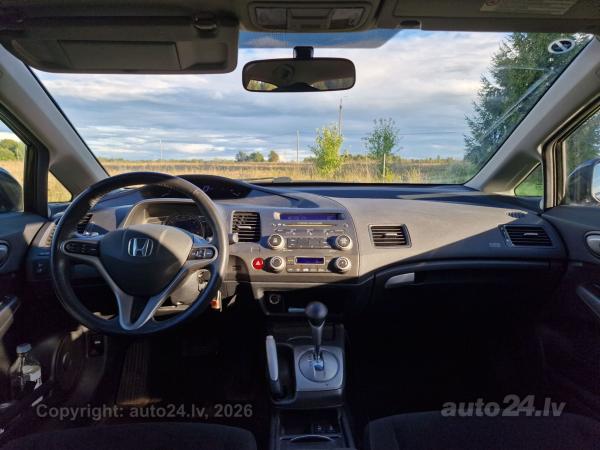 Black Honda Civic 2008 in Tallinn, with an engine capacity of 1.80 L and mileage of 224 thousand km for 2350 €, photo 6 on AUTOMOTO.COM.LV