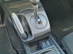 Melns Honda Civic 2008 Tallina, ar dzinēja tilpumu 1.80 L un nobraukumu 224 tūkst. km par 2350 €, foto 8 vietnē AUTOMOTO.COM.LV