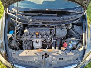 Melns Honda Civic 2008 Tallina, ar dzinēja tilpumu 1.80 L un nobraukumu 224 tūkst. km par 2350 €, foto 9 vietnē AUTOMOTO.COM.LV
