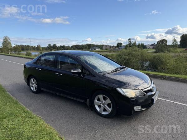 Melns Honda Civic 2008 Rīga, ar dzinēja tilpumu 1.80 L un nobraukumu 195 tūkst. km par 1900 €, foto 5 vietnē AUTOMOTO.COM.LV