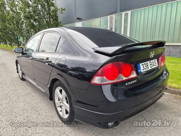Black Honda Civic 2008 in Tallinn, with an engine capacity of 1.80 L and mileage of 180 thousand km for 3499 €, photo 5 on AUTOMOTO.COM.LV