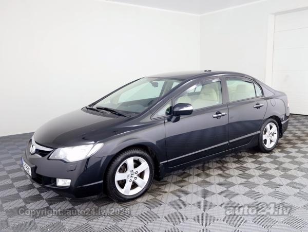 Black Honda Civic 2009 in Tallinn, with an engine capacity of 1.80 L and mileage of 111 thousand km for 3499 €, photo 2 on AUTOMOTO.COM.LV
