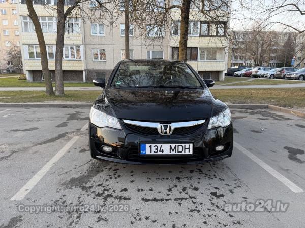 Melns Honda Civic 2009 Tallina, ar dzinēja tilpumu 1.30 L un nobraukumu 222 tūkst. km par 3500 €, foto 2 vietnē AUTOMOTO.COM.LV