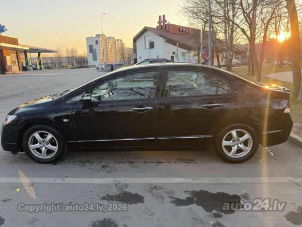 Melns Honda Civic 2009 Tallina, ar dzinēja tilpumu 1.30 L un nobraukumu 222 tūkst. km par 3500 €, foto 4 vietnē AUTOMOTO.COM.LV