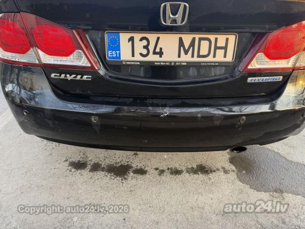 Melns Honda Civic 2009 Tallina, ar dzinēja tilpumu 1.30 L un nobraukumu 222 tūkst. km par 3500 €, foto 5 vietnē AUTOMOTO.COM.LV