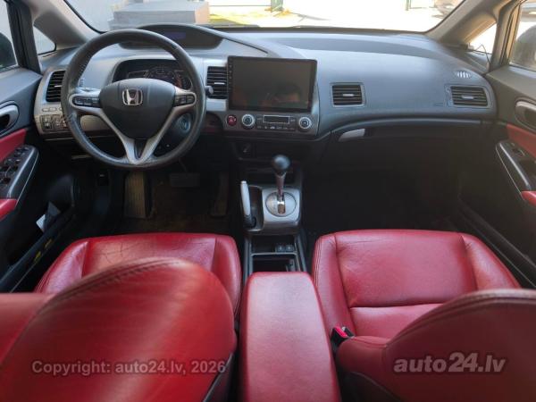 Melns Honda Civic 2009 Tallina, ar dzinēja tilpumu 1.30 L un nobraukumu 301 tūkst. km par 1299 €, foto 9 vietnē AUTOMOTO.COM.LV