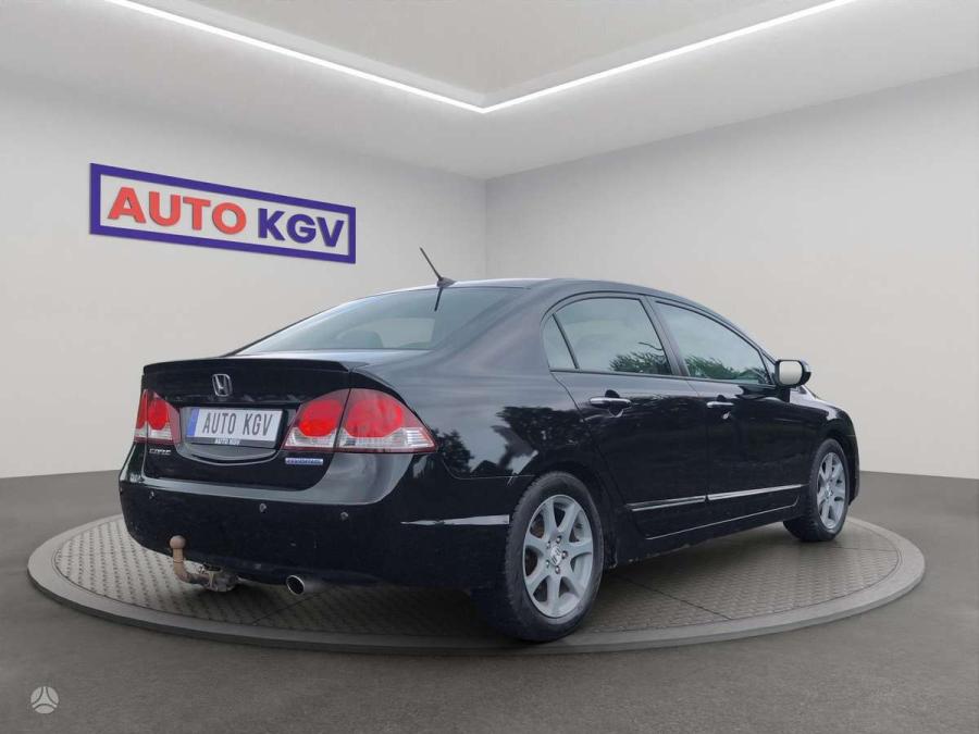 Melns Honda Civic 2009 Kauņa, ar dzinēja tilpumu 1.30 L un nobraukumu 264 tūkst. km par 3999 €, foto 6 vietnē AUTOMOTO.COM.LV