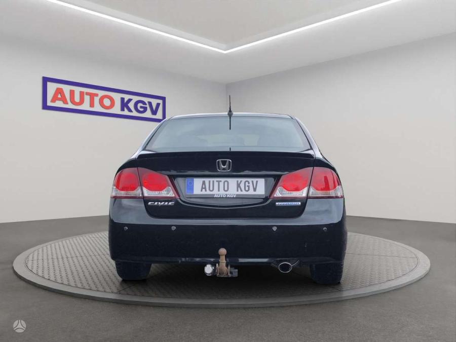 Melns Honda Civic 2009 Klaipėda, ar dzinēja tilpumu 1.30 L un nobraukumu 264 tūkst. km par 3999 €, foto 5 vietnē AUTOMOTO.COM.LV