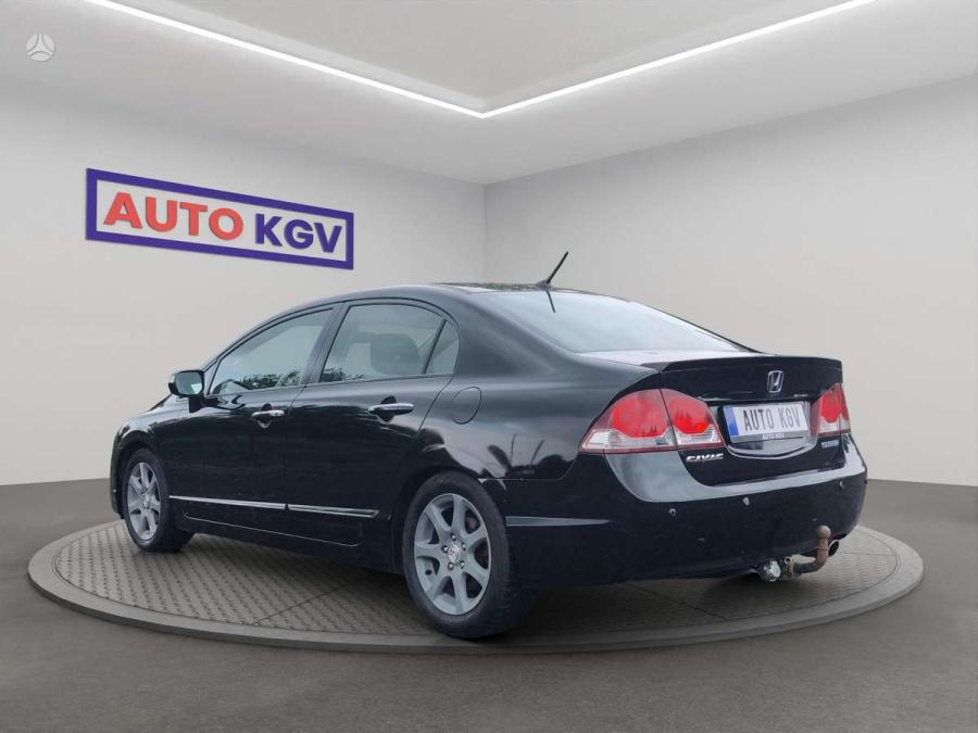 Melns Honda Civic 2009 Klaipėda, ar dzinēja tilpumu 1.30 L un nobraukumu 264 tūkst. km par 3999 €, foto 4 vietnē AUTOMOTO.COM.LV