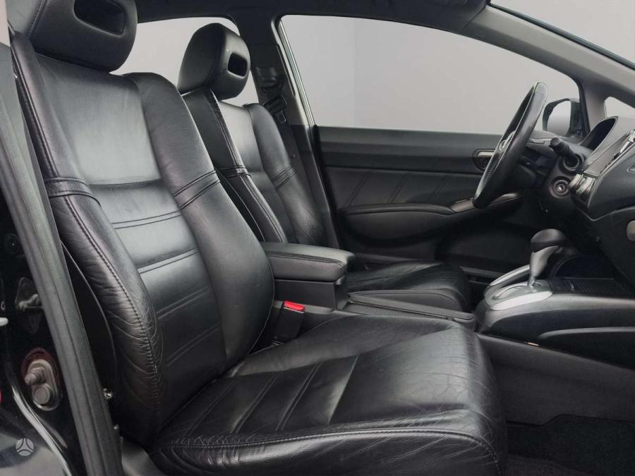 Melns Honda Civic 2009 Klaipėda, ar dzinēja tilpumu 1.30 L un nobraukumu 264 tūkst. km par 3999 €, foto 9 vietnē AUTOMOTO.COM.LV
