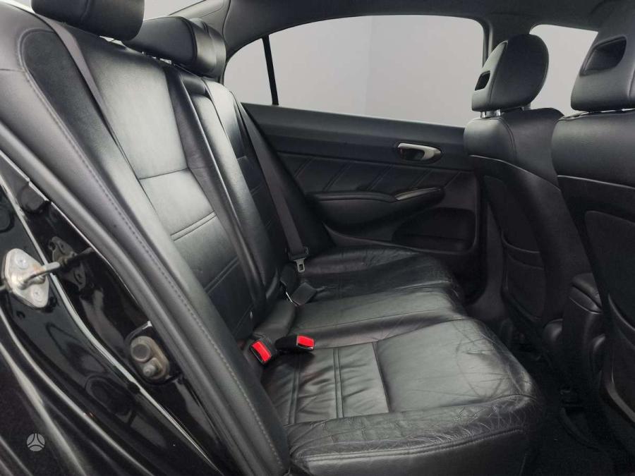 Melns Honda Civic 2009 Klaipėda, ar dzinēja tilpumu 1.30 L un nobraukumu 264 tūkst. km par 3999 €, foto 10 vietnē AUTOMOTO.COM.LV