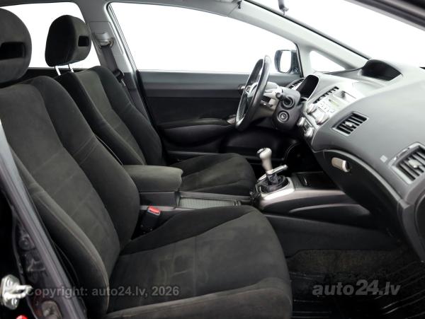 Melns Honda Civic 2009 Tallina, ar dzinēja tilpumu 1.80 L un nobraukumu 245 tūkst. km par 1999 €, foto 6 vietnē AUTOMOTO.COM.LV