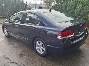 Black Honda Civic 2009 in Ukmerge, with an engine capacity of 1.30 L and mileage of 219 thousand km for 3250 €, photo 6 on AUTOMOTO.COM.LV
