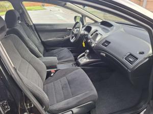 Black Honda Civic 2009 in Ukmerge, with an engine capacity of 1.30 L and mileage of 219 thousand km for 3250 €, photo 12 on AUTOMOTO.COM.LV