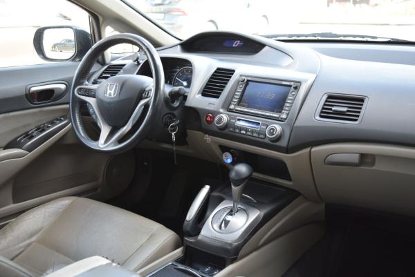 Black Honda Civic 2010 in Vilnius, with an engine capacity of 1.30 L and mileage of 267 thousand km for 3500 €, photo 9 on AUTOMOTO.COM.LV
