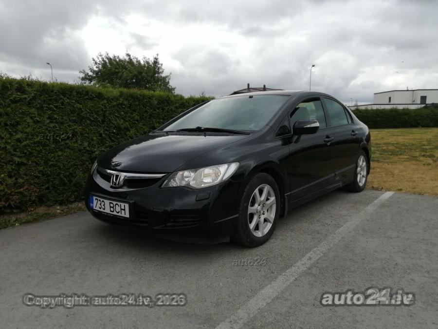 Black Honda Civic 2010 in Tallinn, with an engine capacity of 1.80 L and mileage of 207 thousand km for 4200 €, photo 6 on AUTOMOTO.COM.LV