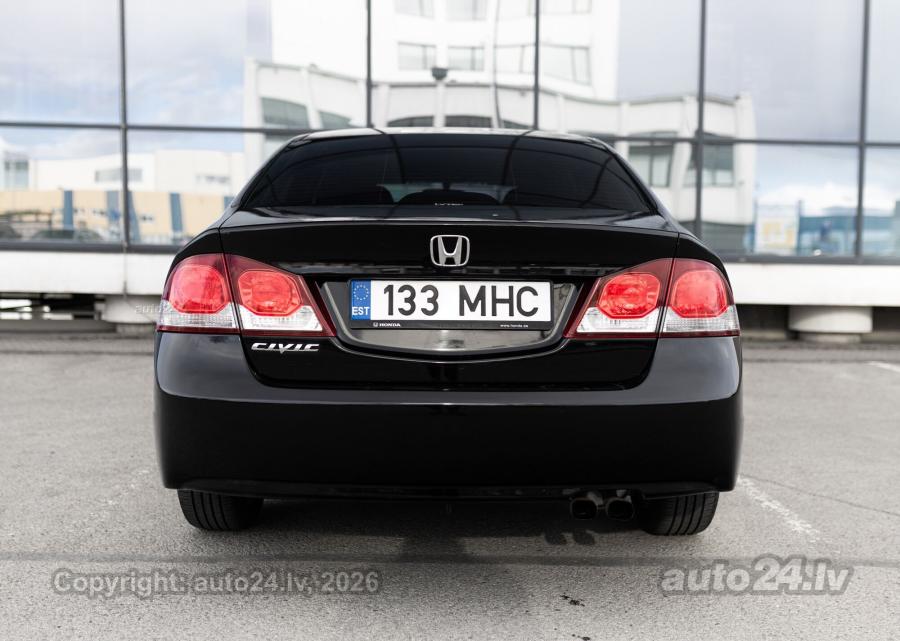 Melns Honda Civic 2011 Tallina, ar dzinēja tilpumu 1.80 L un nobraukumu 214 tūkst. km par 3499 €, foto 6 vietnē AUTOMOTO.COM.LV