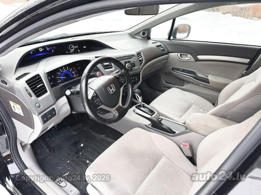 Melns Honda Civic 2012 Tallina, ar dzinēja tilpumu 1.80 L un nobraukumu 180 tūkst. km par 5800 €, foto 7 vietnē AUTOMOTO.COM.LV