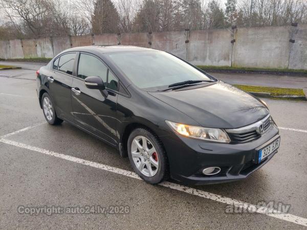 Melns Honda Civic 2013 Keila, ar dzinēja tilpumu 1.80 L un nobraukumu 190 tūkst. km par 7990 €, foto 2 vietnē AUTOMOTO.COM.LV