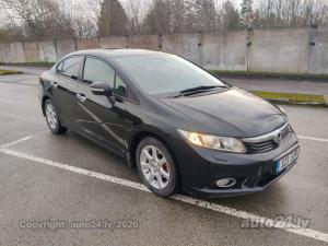 Black Honda Civic 2013 in Keila, with an engine capacity of 1.80 L and mileage of 190 thousand km for 7990 €, photo 2 on AUTOMOTO.COM.LV