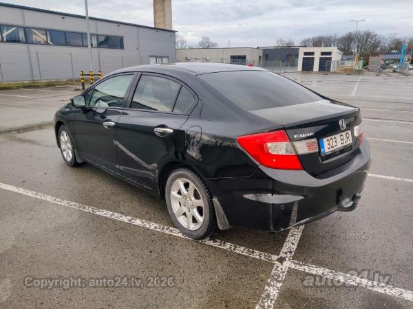 Melns Honda Civic 2013 Keila, ar dzinēja tilpumu 1.80 L un nobraukumu 190 tūkst. km par 7990 €, foto 3 vietnē AUTOMOTO.COM.LV