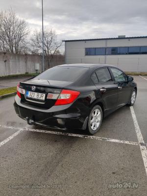 Black Honda Civic 2013 in Keila, with an engine capacity of 1.80 L and mileage of 190 thousand km for 7990 €, photo 4 on AUTOMOTO.COM.LV